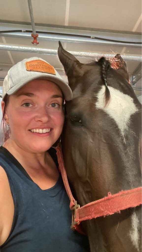Nicole Tate sees standardbreds through a unique lens - Harness Racing ...